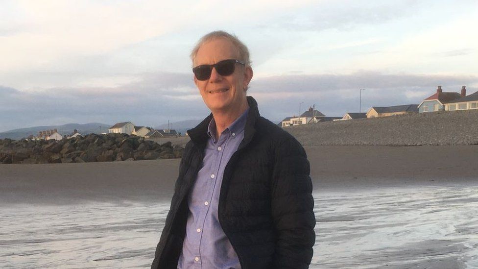 Ateb y Galw: Yr Athro Emyr Lewis - BBC Cymru Fyw