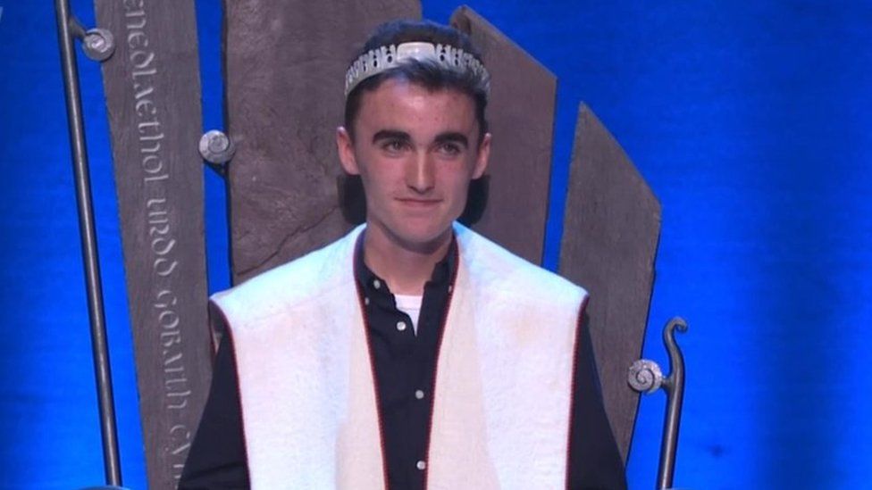 Rhydian Jenkins yn ennill Ysgoloriaeth Bryn Terfel - BBC Cymru Fyw