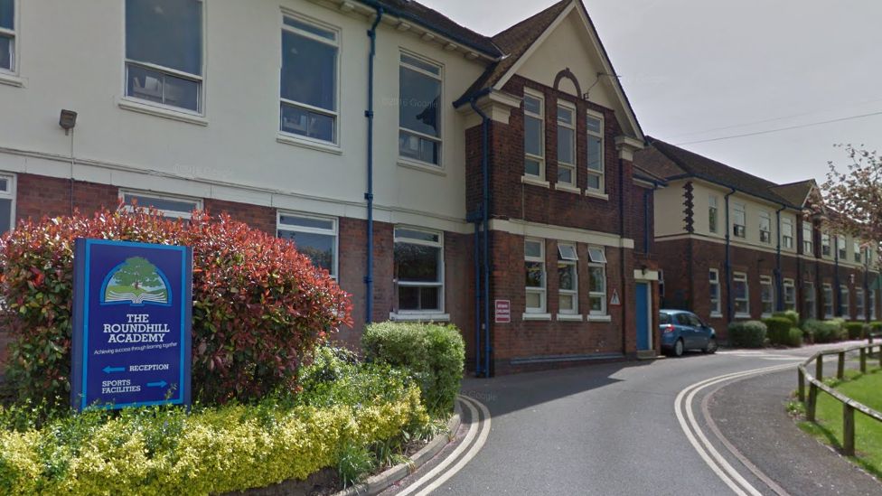 Leicester school swimming pool to close for good - BBC News