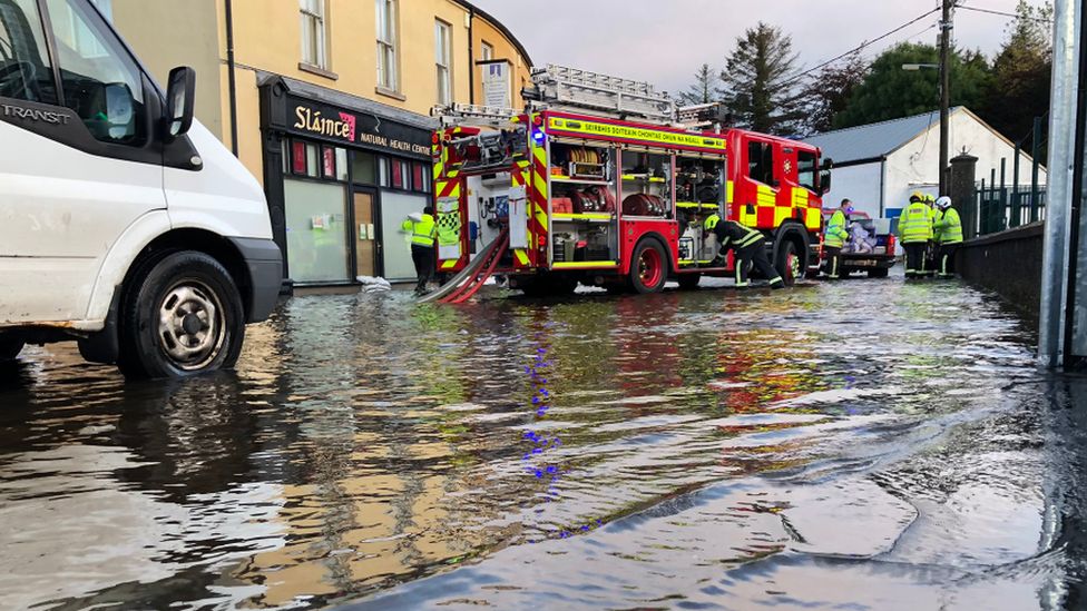 Storm Lorenzo: Power outages and flooding in Donegal - BBC News