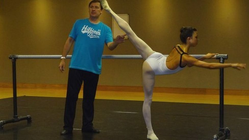 Barnsley ballerina Tala Lee Turton dances on Bolshoi stage - BBC News