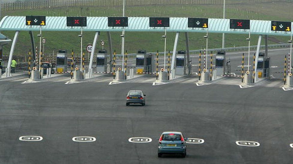 Highs and lows in 20 years of the M6 Toll - BBC News
