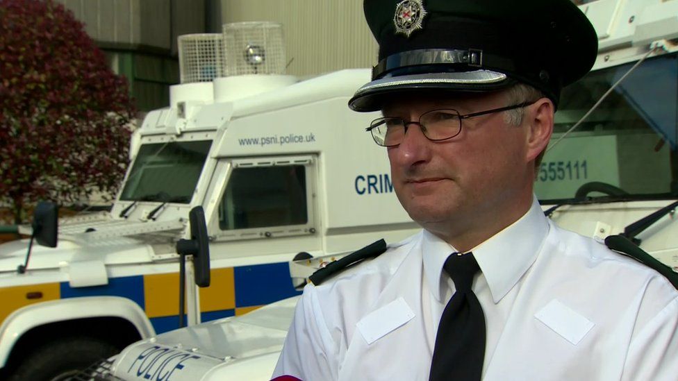 Police find 'viable explosive device' in Lurgan - BBC News