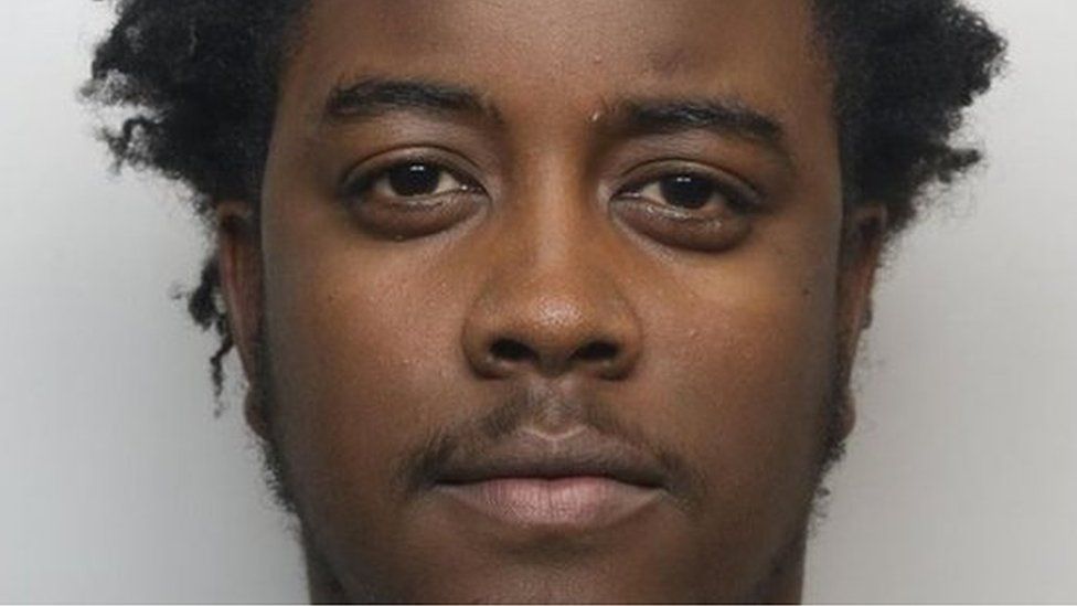Oxford teen jailed for murdering man over £100 shoe debt - BBC News
