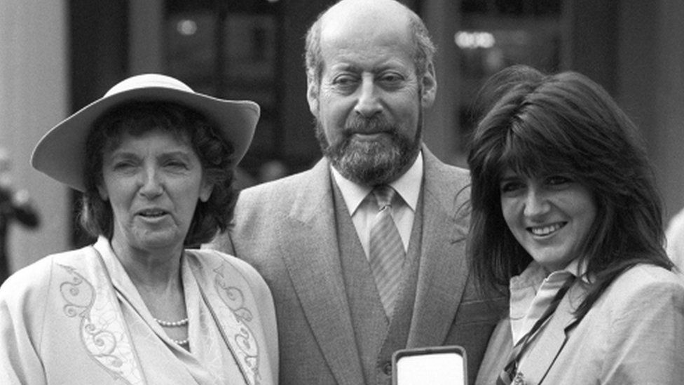 Sir Clement Freud accused of abusing two girls - BBC News