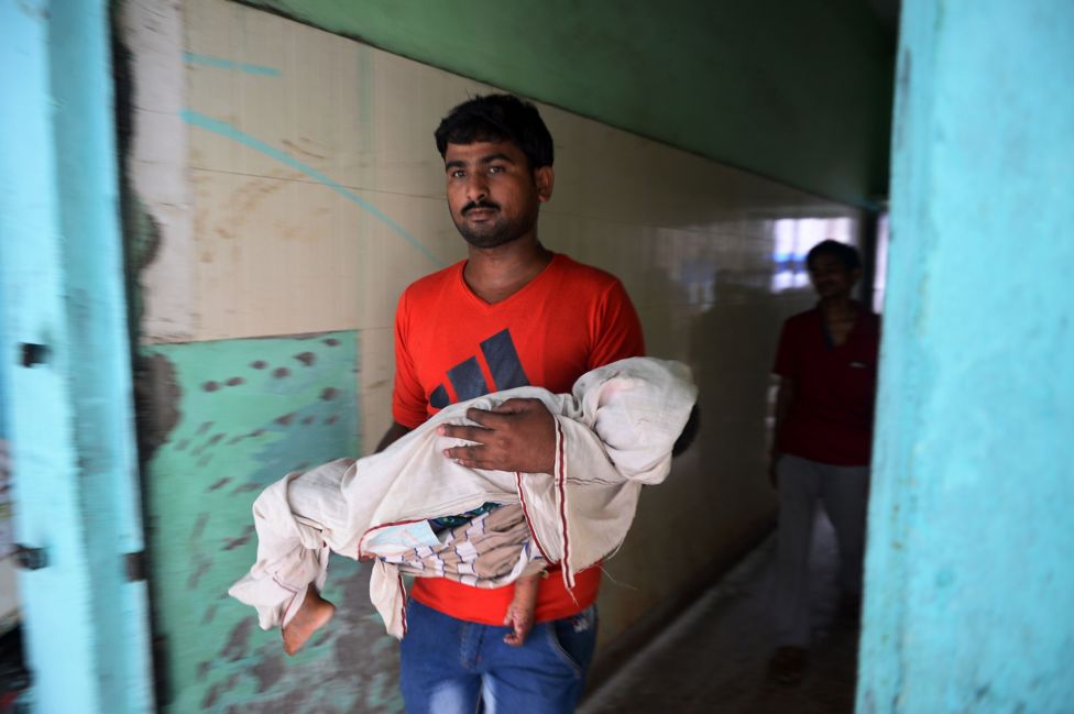 India baby deaths: Eight infants die in one day at hospital - BBC News