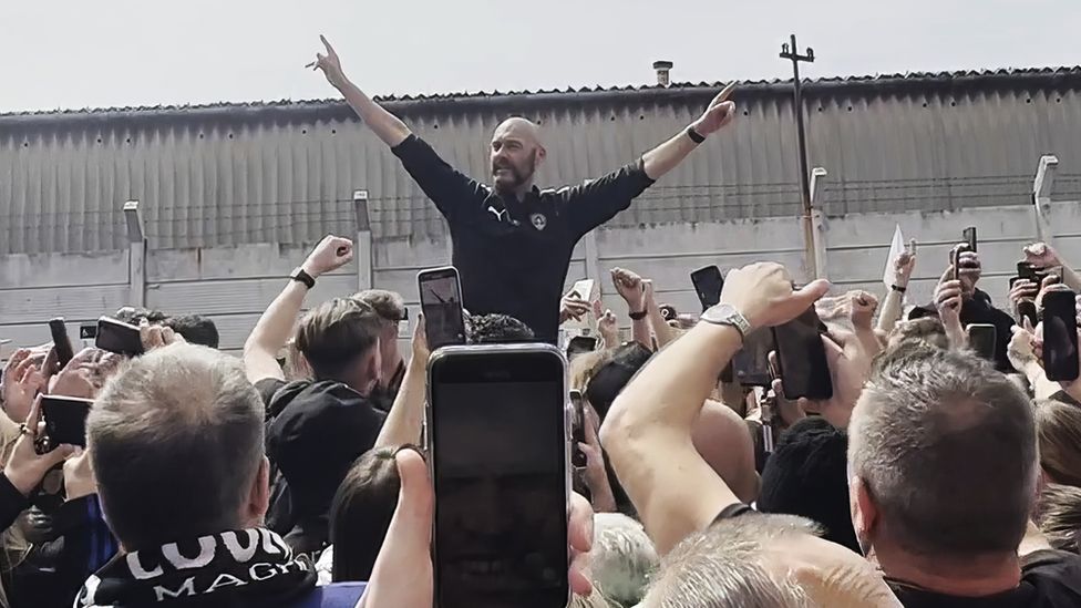 Notts County fans celebrate 'the best end to the best season' - BBC News