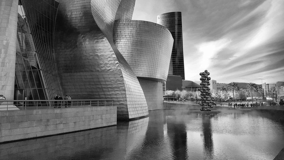Your pictures on the theme of 'glass and steel' - BBC News