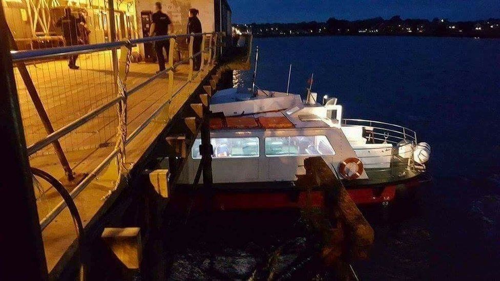Passengers rescued as ferry collides with Hythe pier - BBC News