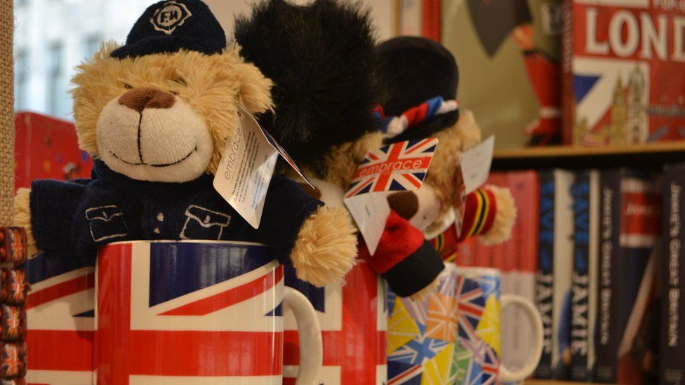 Taste of home: The enduring popularity of expat food shops - BBC News