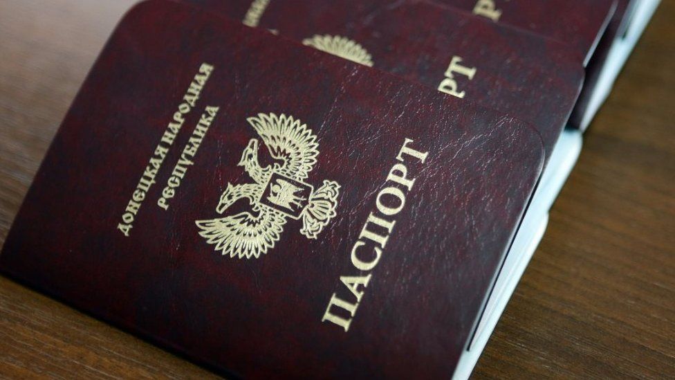 Russia accepts passports issued by east Ukraine rebels - BBC News