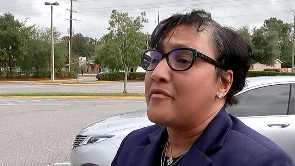 Grandma's act of kindness to remember stillborn baby - BBC News