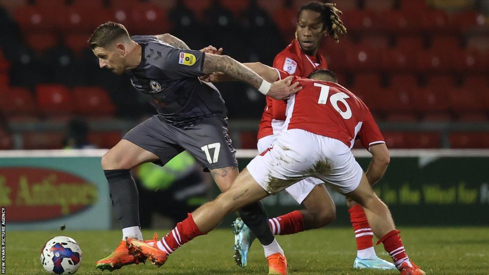 Crewe Alexandra 1-2 Newport County: Late Offrande Zanzala goal seals ...