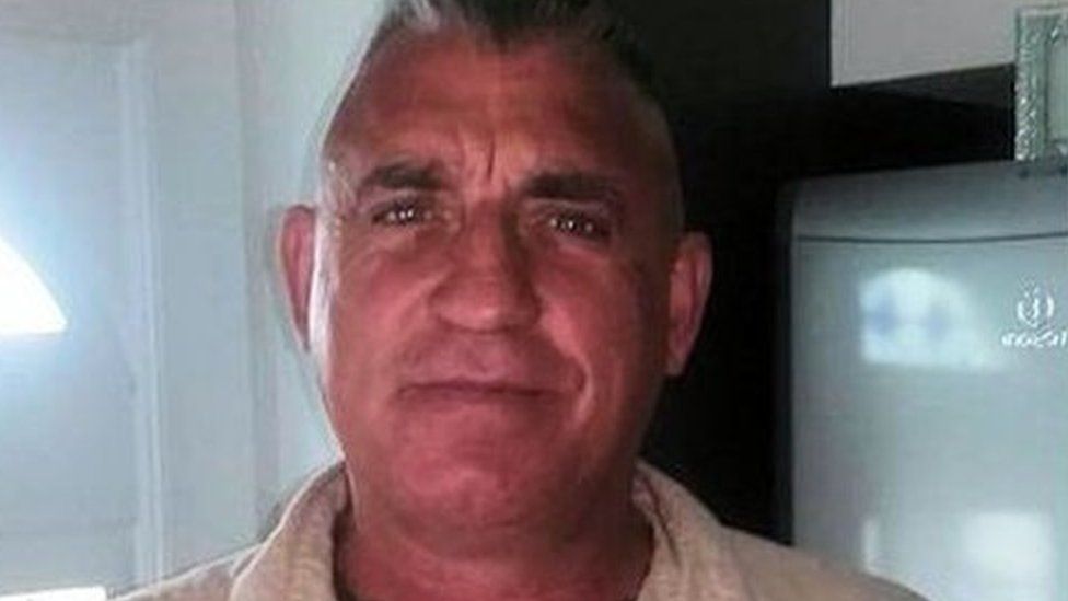 Lodger Alan Knight admits doorway stab murder - BBC News