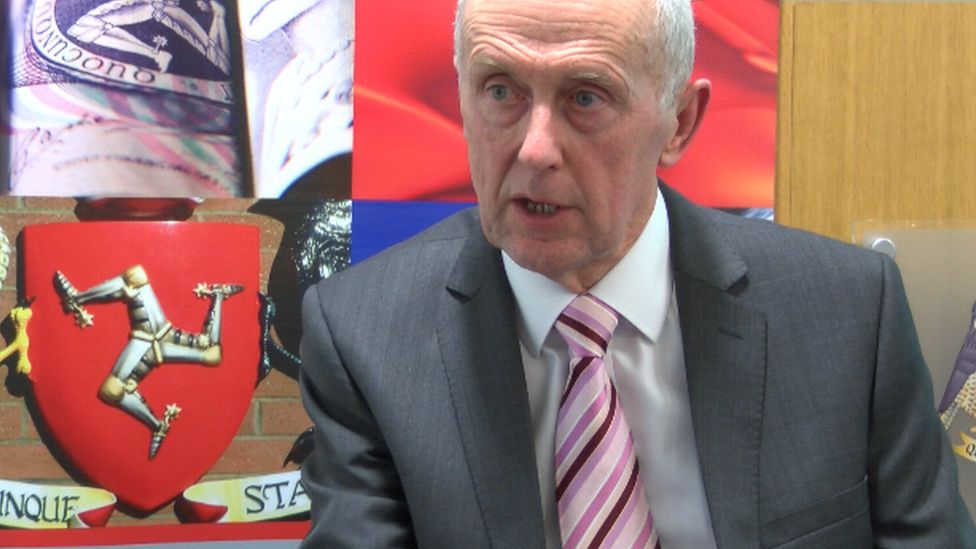 Isle of Man Budget 2016: Thousands miss out on tax cuts - BBC News