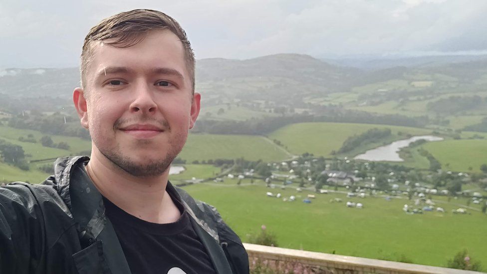 Nextbike yn dychwelyd i Gaerdydd wedi 'siom' fandaliaeth - BBC Cymru Fyw