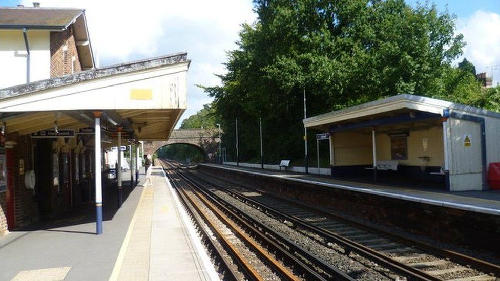 Liphook station: SWR told to provide wheelchair access - BBC News