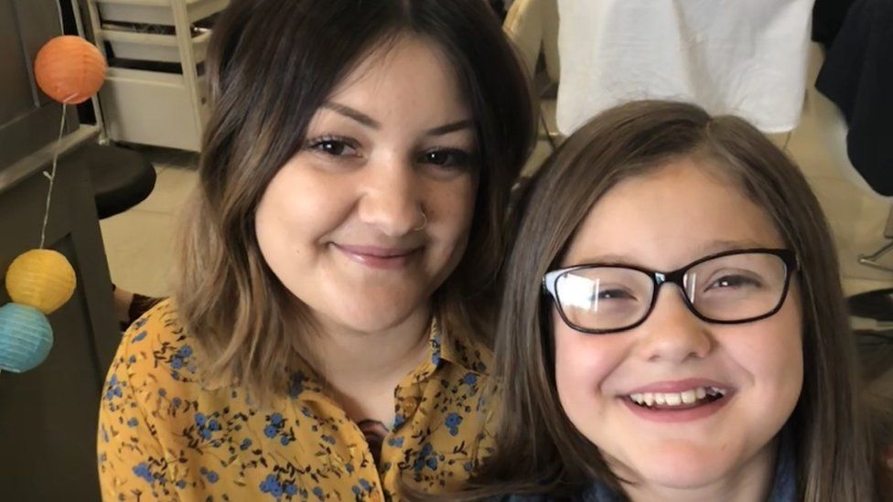 Katie Prescott's Instagram, Twitter & Facebook on IDCrawl