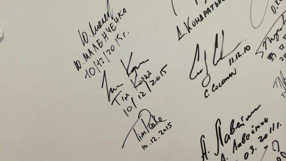 Tim Peake: Astronaut's rocket assembled in Kazakhstan - BBC News