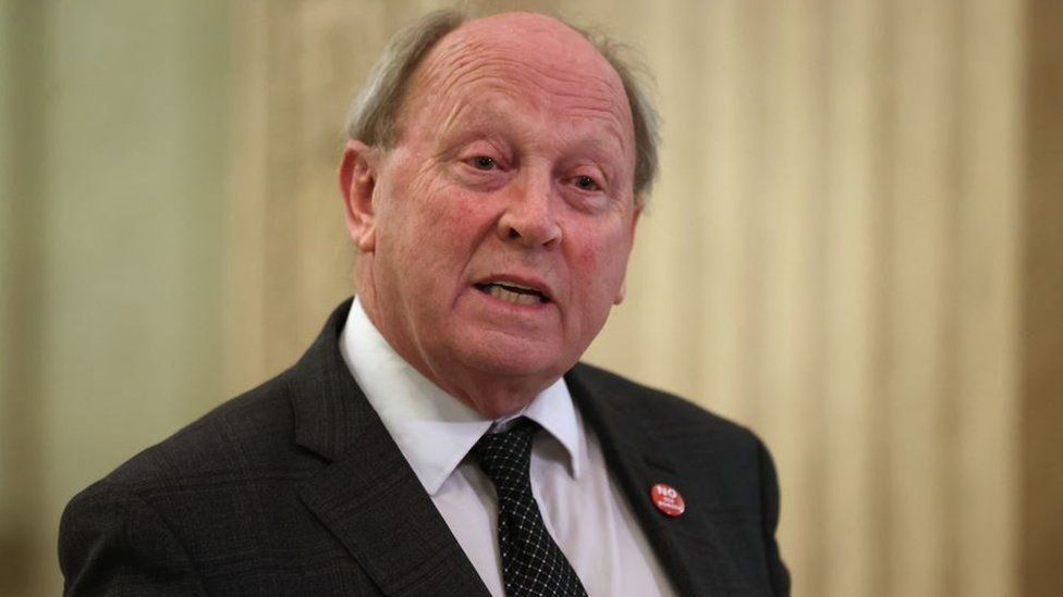 DUP officers 'have taken a decision' on the deal to restore power ...