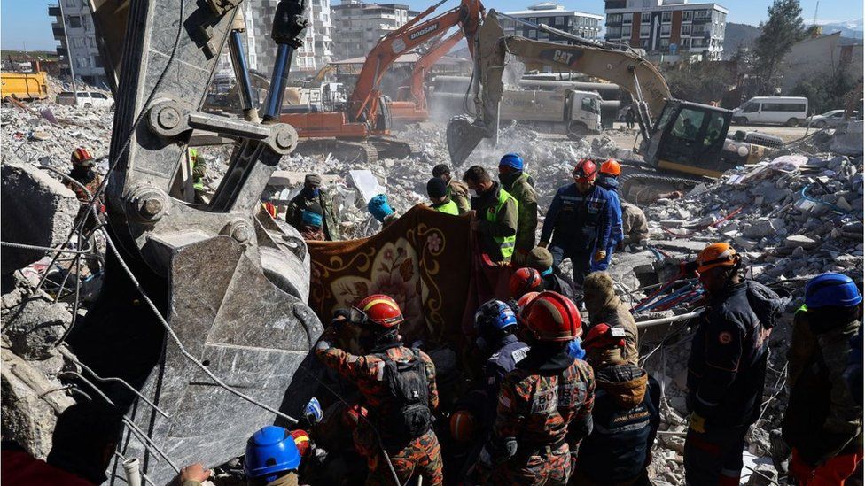 Turkey earthquake: Man's shock at losing 100 friends - BBC News