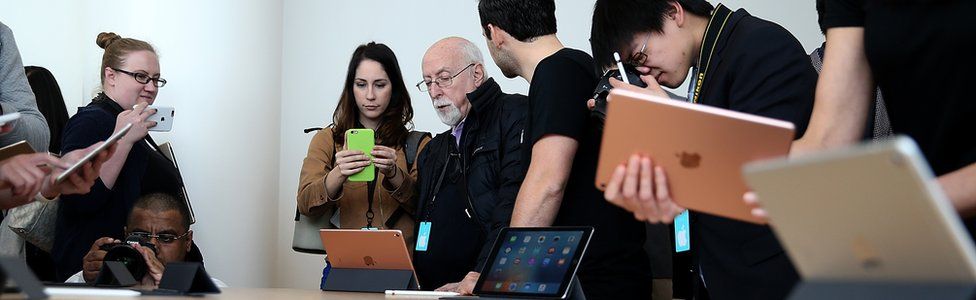 Apple unveils smaller iPhone and iPad Pro - BBC News