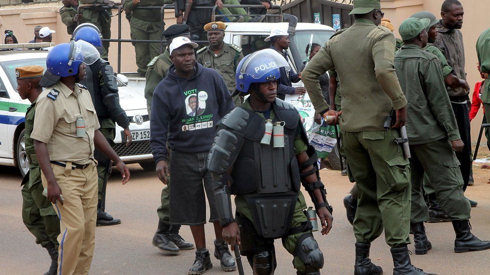 Voting ends in Zambia's tight presidential election - BBC News