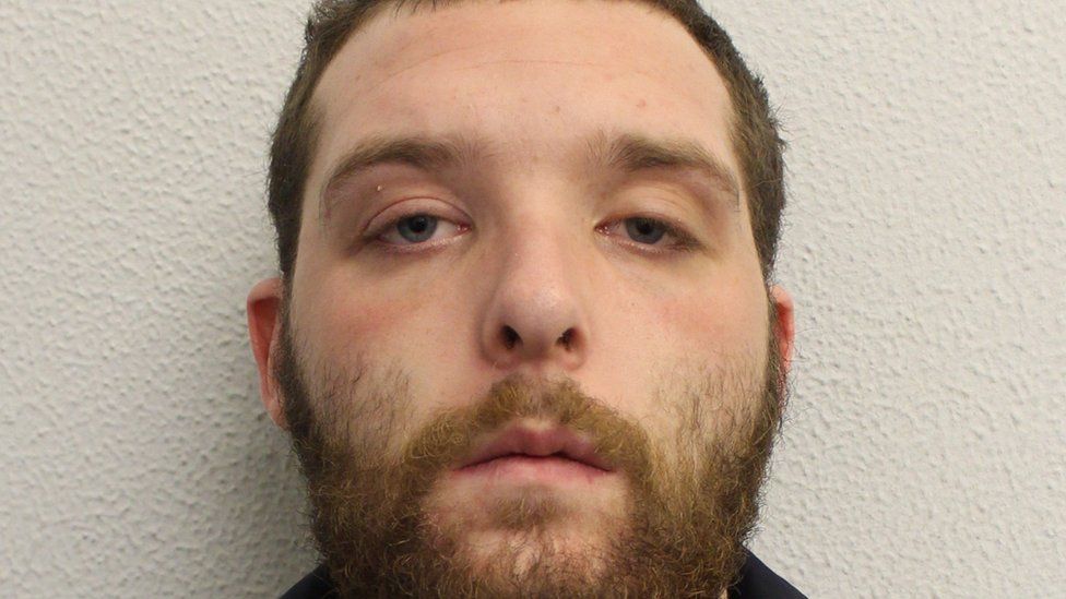 Convicted on-the-run rapist hunted by Met Police - BBC News