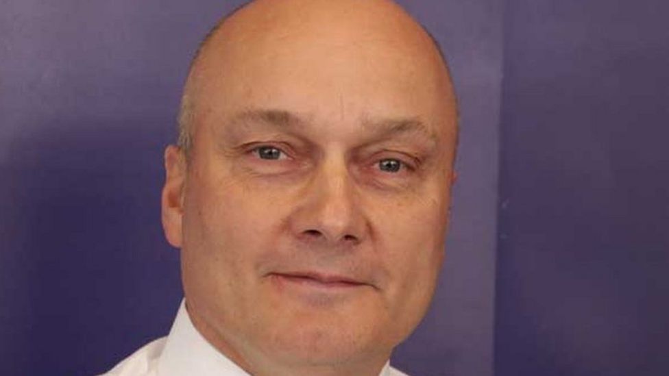 Early retirement: Should I stay or should I go? - BBC News