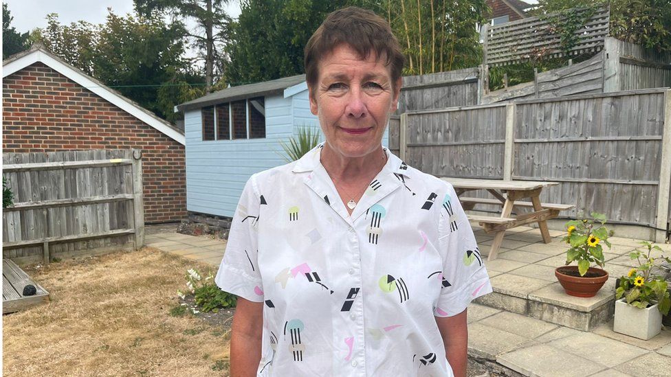 Charlotte Eades: £250k raised in memory of teen vlogger - BBC News