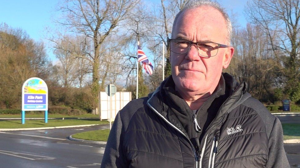 Dinbych-y-Pysgod: 'Rhyddhad gwerthu carafán yn sgil cynnydd ffioedd ...