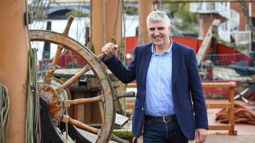 Captain Cook's Endeavour replica to be based in Whitby - BBC News