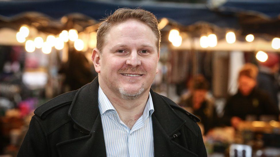 Economist Neil Gibson head Stormont finance department - BBC News