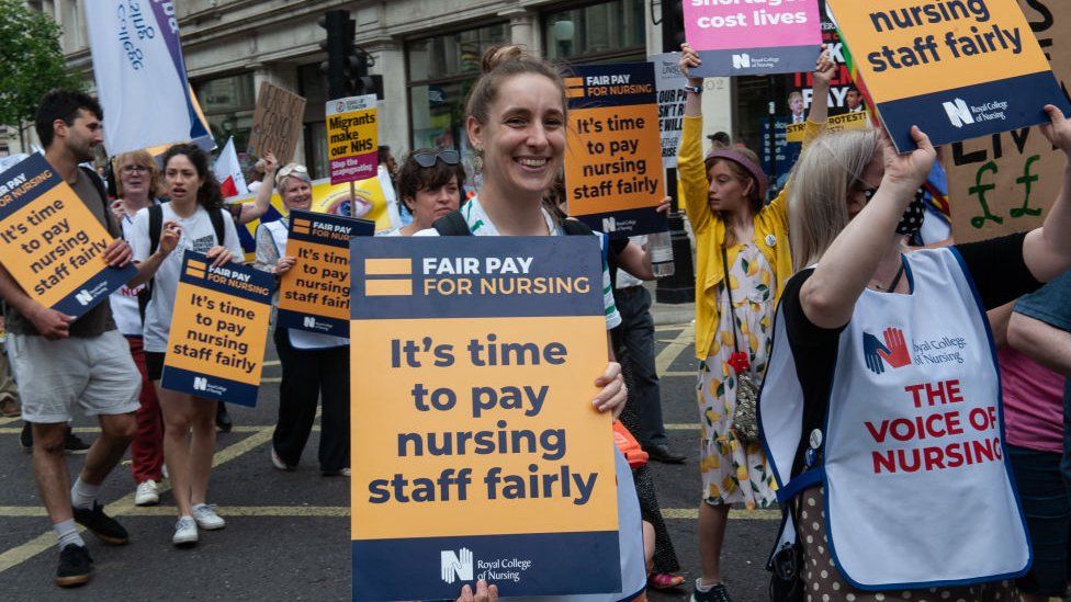Nurses hold biggest strike in NHS history - BBC Newsround