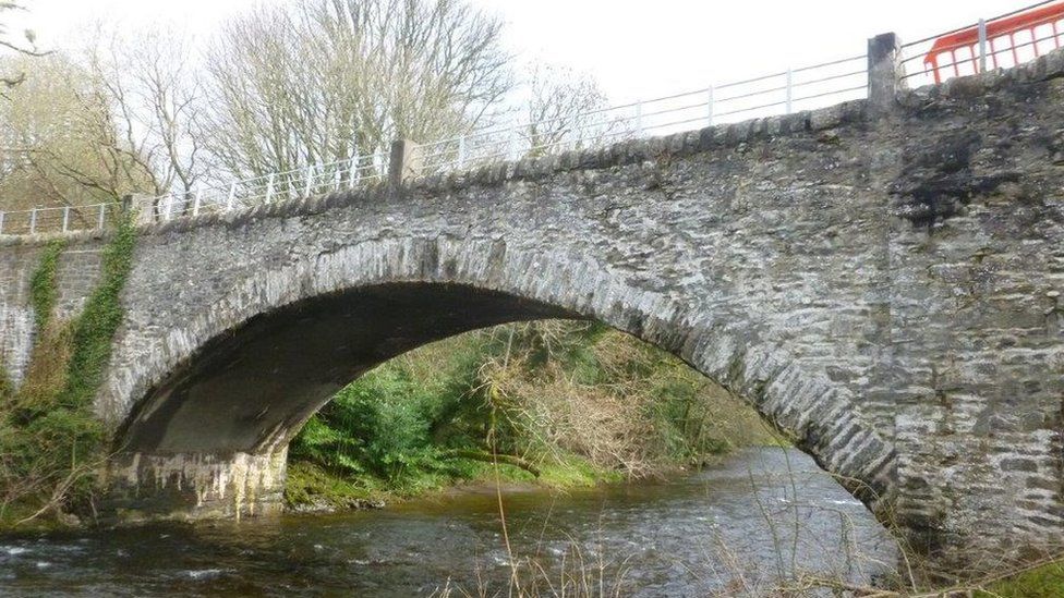 Historic Yarrow Valley bridge repairs to begin - BBC News