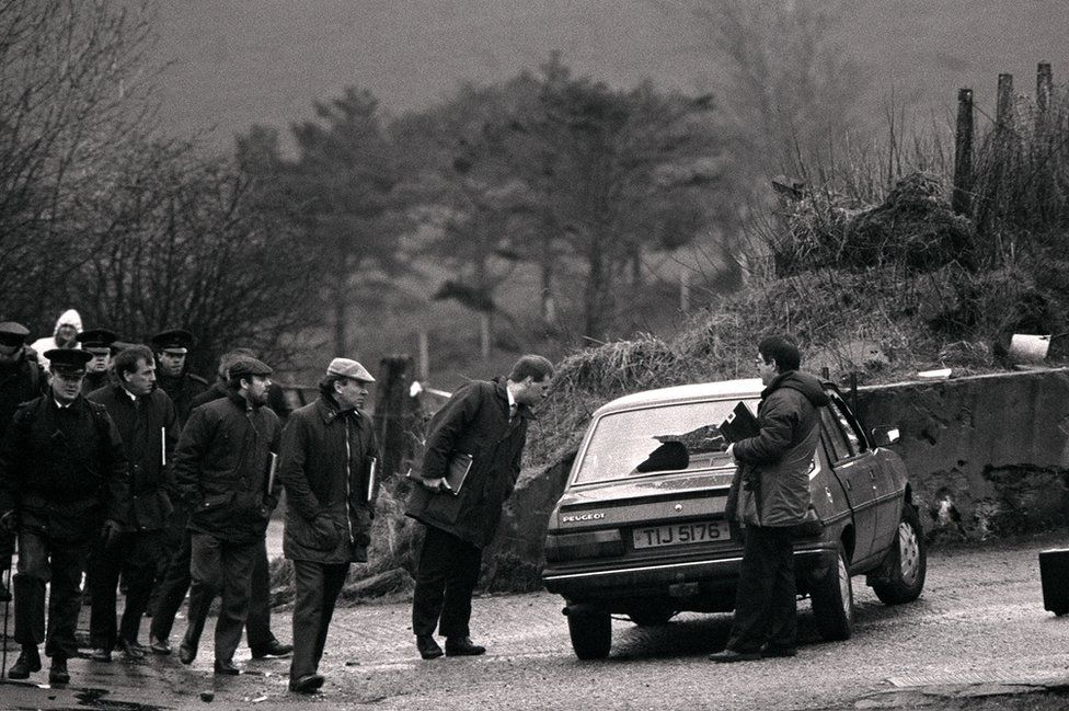 New Troubles inquests ordered into five UVF murders - BBC News