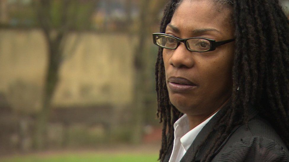 Darren Neville death: Police watchdog biased, family claim - BBC News