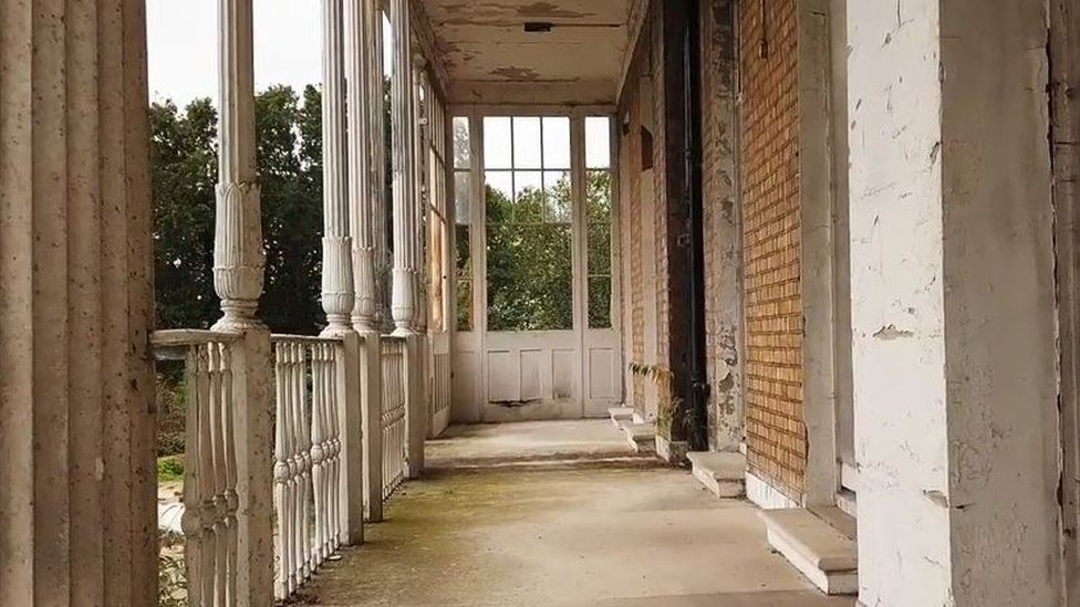 Hanworth Park House: Listed building 'could fall down' without ...