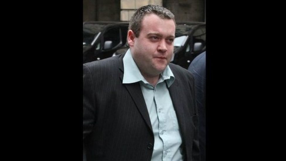 Uist man who fell down in the dark fails in bid to sue council - BBC News
