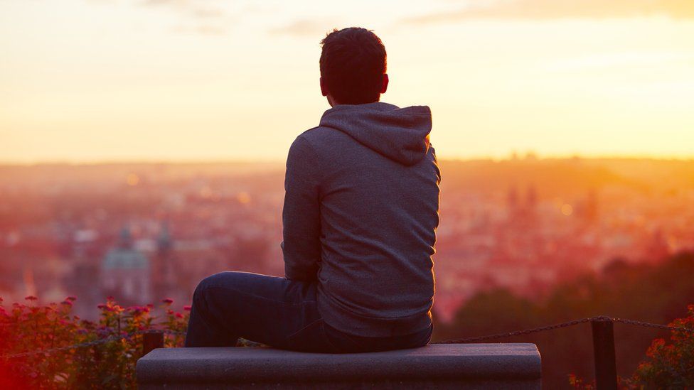 Lonely young adults 'in every kind of neighbourhood' - BBC News