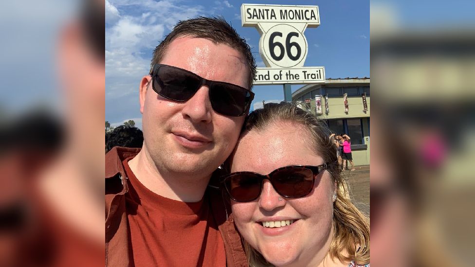 Pregnancy: IVF clinics 'can't just tell women to lose weight' - BBC News