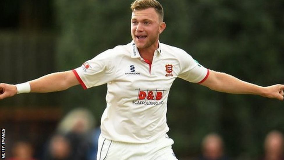 Sam Cook: Essex fast bowler signs extended contract with county ...