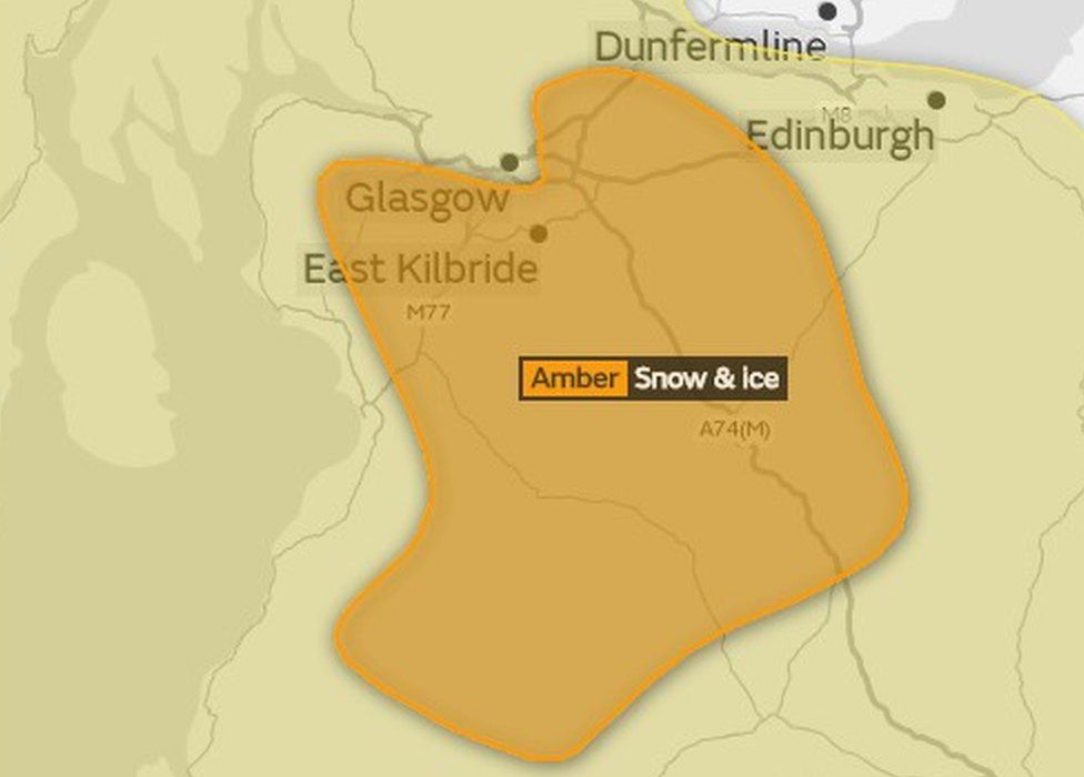 Widespread snow hinders travel across Scotland - BBC News