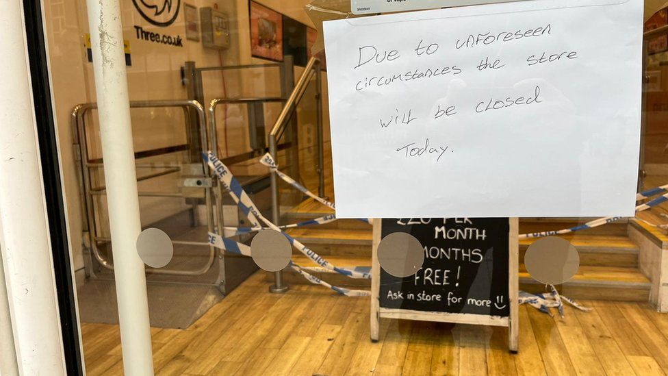 Exeter phone shop burglary: Equipment worth tens of thousands stolen - BBC News