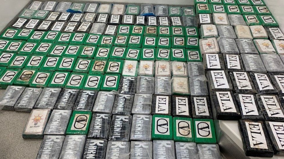 Cocaine found in animal feed at Somerset farm - BBC News