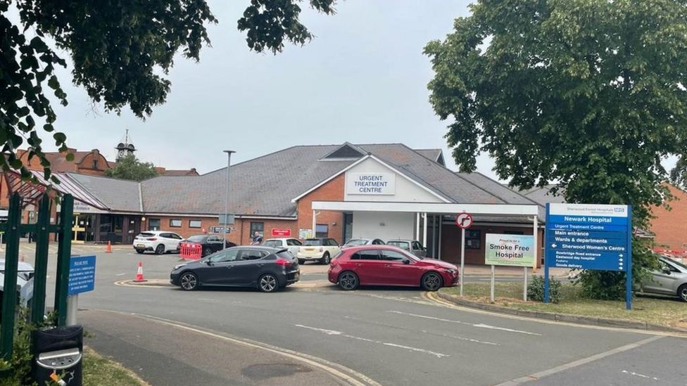 New operating theatre opens at Newark Hospital - BBC News