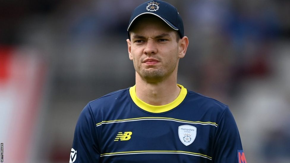Scott Currie: Leicestershire sign Hampshire seamer on loan - BBC Sport