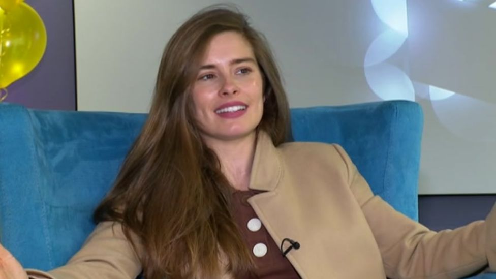 Oscar-winner Rachel Shenton opens Dougie Mac hospice cinema - BBC News