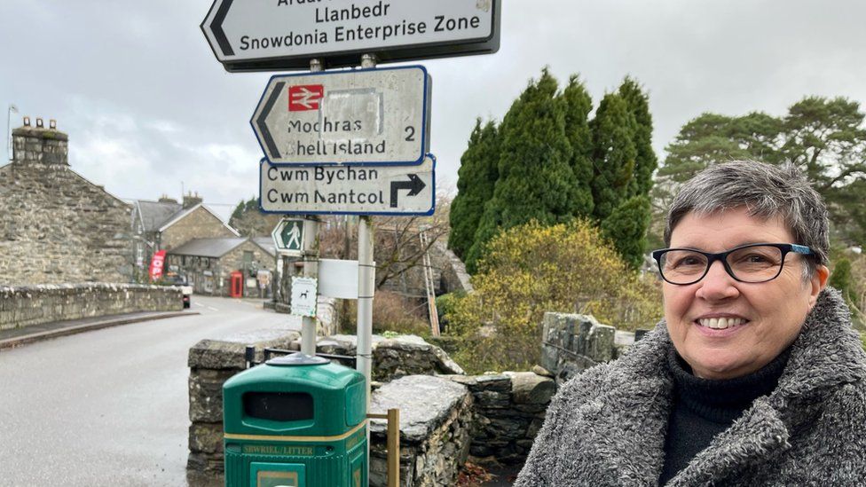 Her gyfreithiol yn bosib dros wrthod ffordd osgoi Llanbedr - BBC Cymru Fyw