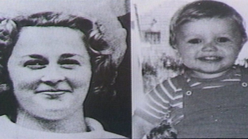 Renee and Andrew Macrae: Detectives continue review - BBC News